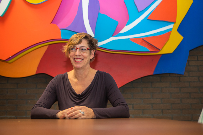 Wie is Angela Riddering? Lees er hier meer over!